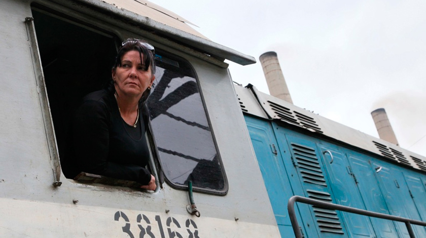 Yamilé, la reina de los rieles en Cuba (+Fotos)