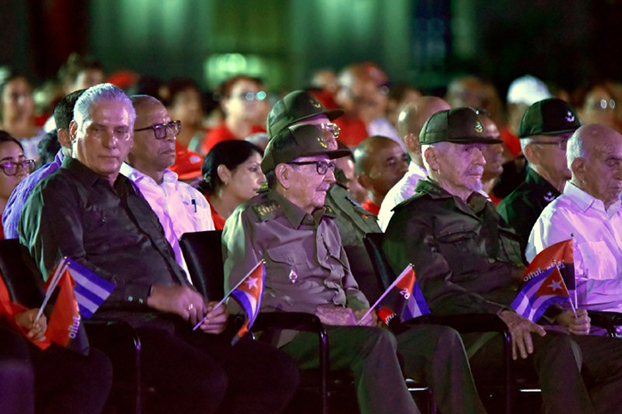 Raúl y Díaz-Canel en acto por el 26 de Julio en Sancti Spíritus